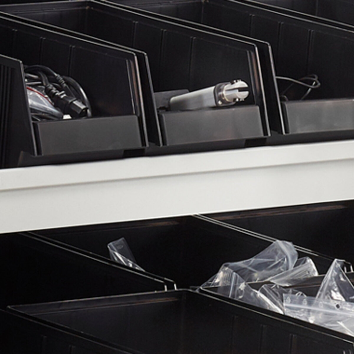 Systèmes de rangement ESD – Systèmes de rangement antistatiques | Treston